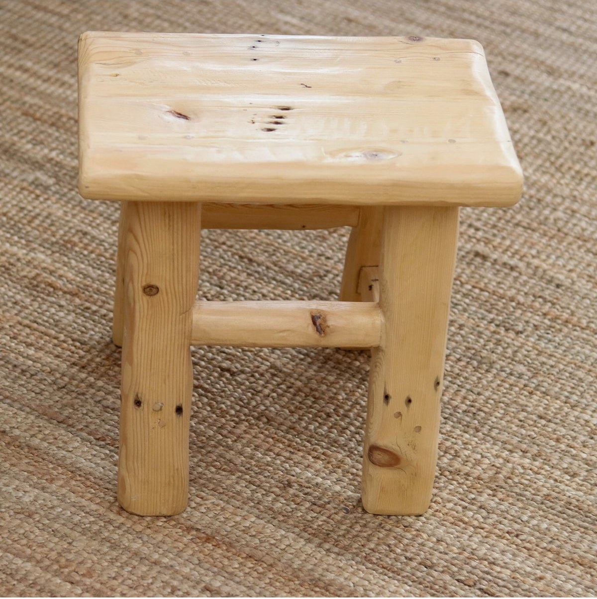 PESHCE Eskitme Ahşap Tabure Fiyatı ve Özelliklerı - Badem